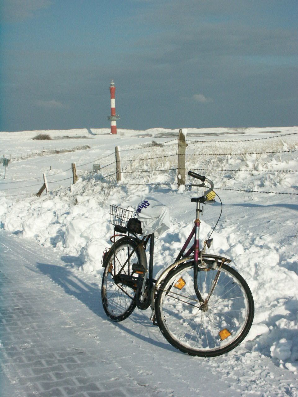 Wellenbrecher vorm Wangerland oder Winter auf Wangerooge - MaDeRe